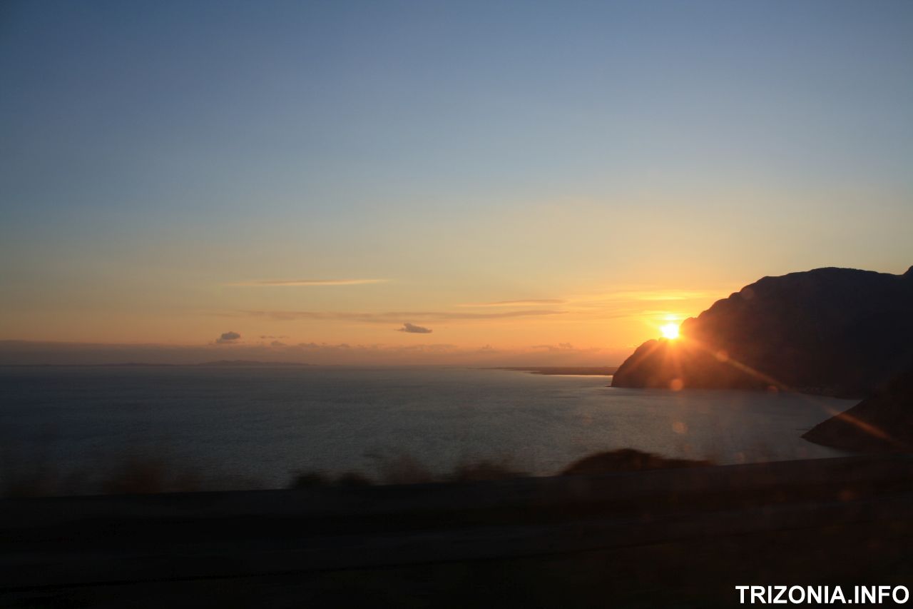 Trizonia Island - www.trizonia.info - Trizonia Island is a truly ...