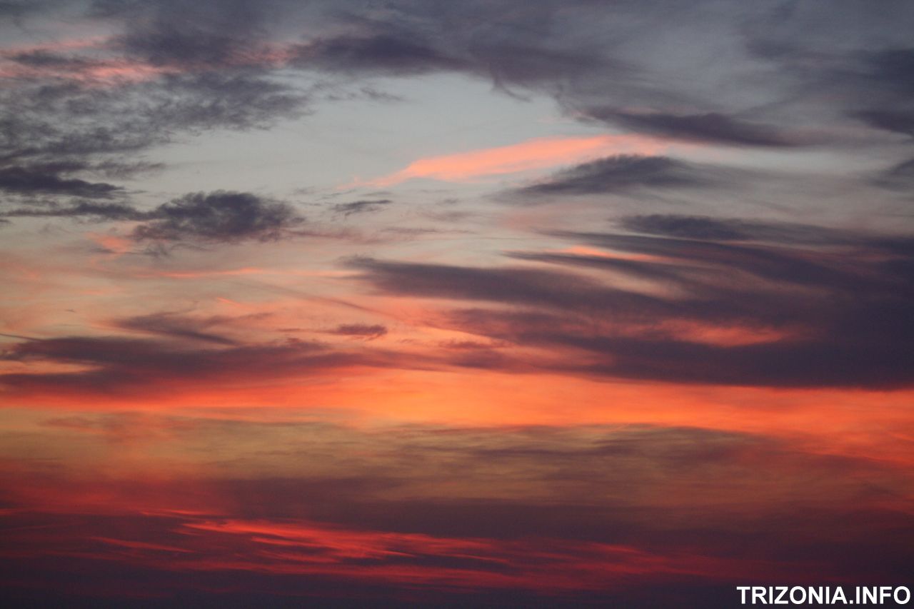 Trizonia Island - www.trizonia.info - Trizonia Island is a truly ...